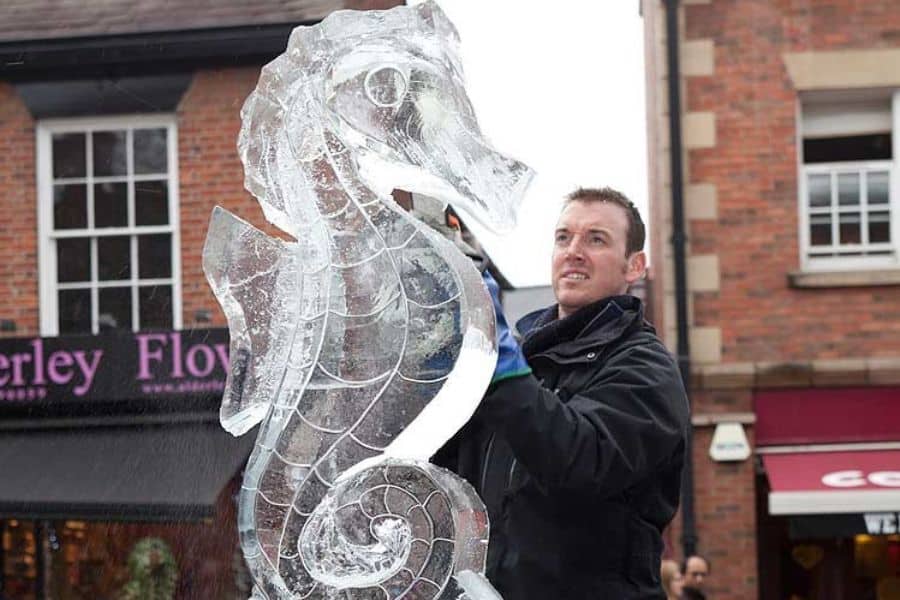 Ice Carving & Sculpturing - Entertain UK